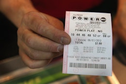 Should You Quick Pick Or Choose Your Own Powerball Numbers It Depends