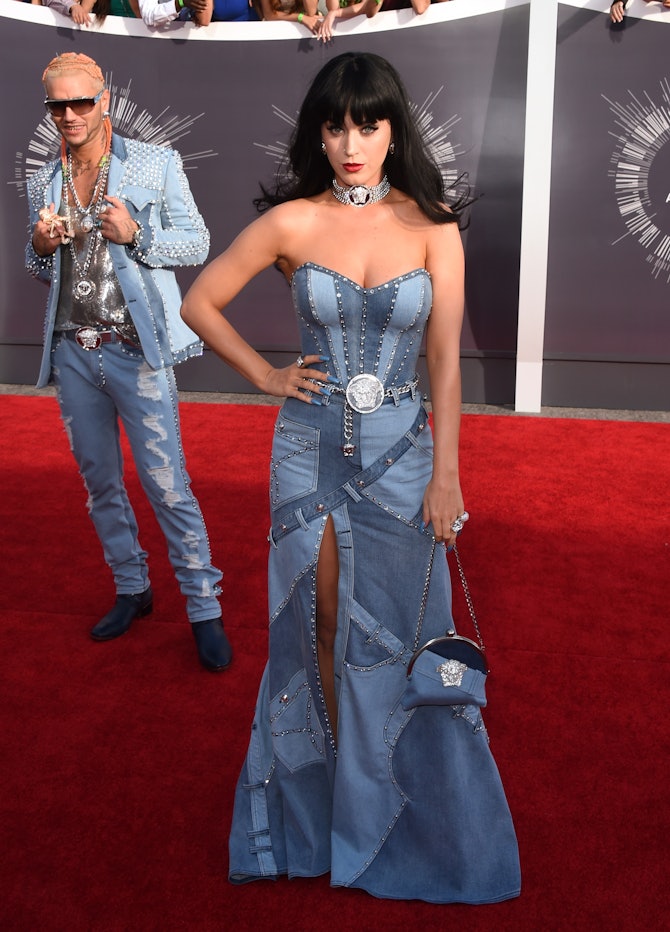 Britney Spears' Denim 2001 VMAs Outfit Is So Iconic That It Begs To Be ...