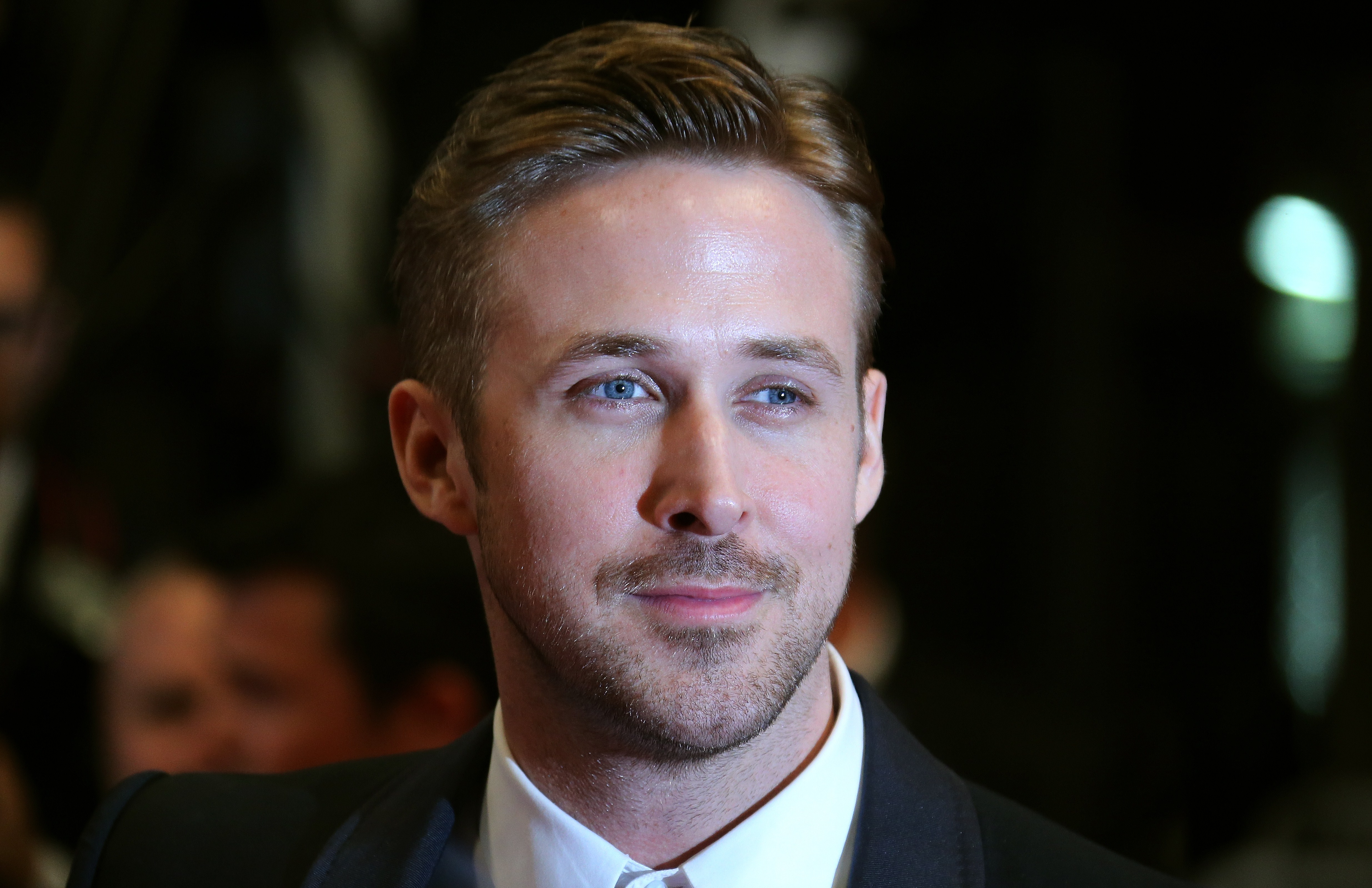 Ryan Gosling Helps Out With A Proposal & 6 Other Times He Inspired Acts ...