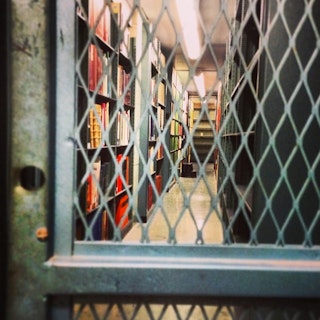 9 Creepy College Libraries With Stories That Will Completely Freak You ...