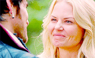 15 Best TV Ships Of 2015, From Olicity On 'Arrow' To The Stars Of ...